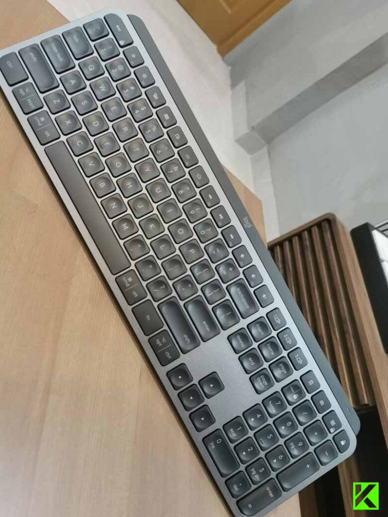 Review Logitech MX Keys, Keyboard Premium yang Bikin Betah Ngetik - Komedia