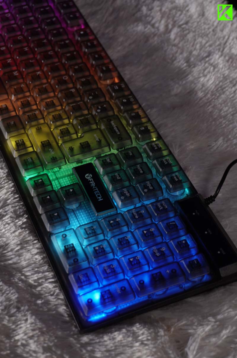 Review Fantech Shikari K515: Keyboard Transparan Gaming Terbaru dari Fantech! - Komedia