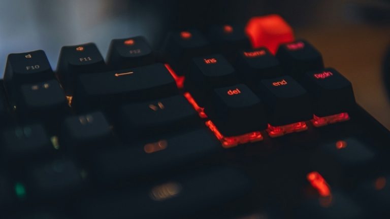 5 Manfaat dan Tips Menggunakan Layout Keyboard TKL serta Pilihan ...